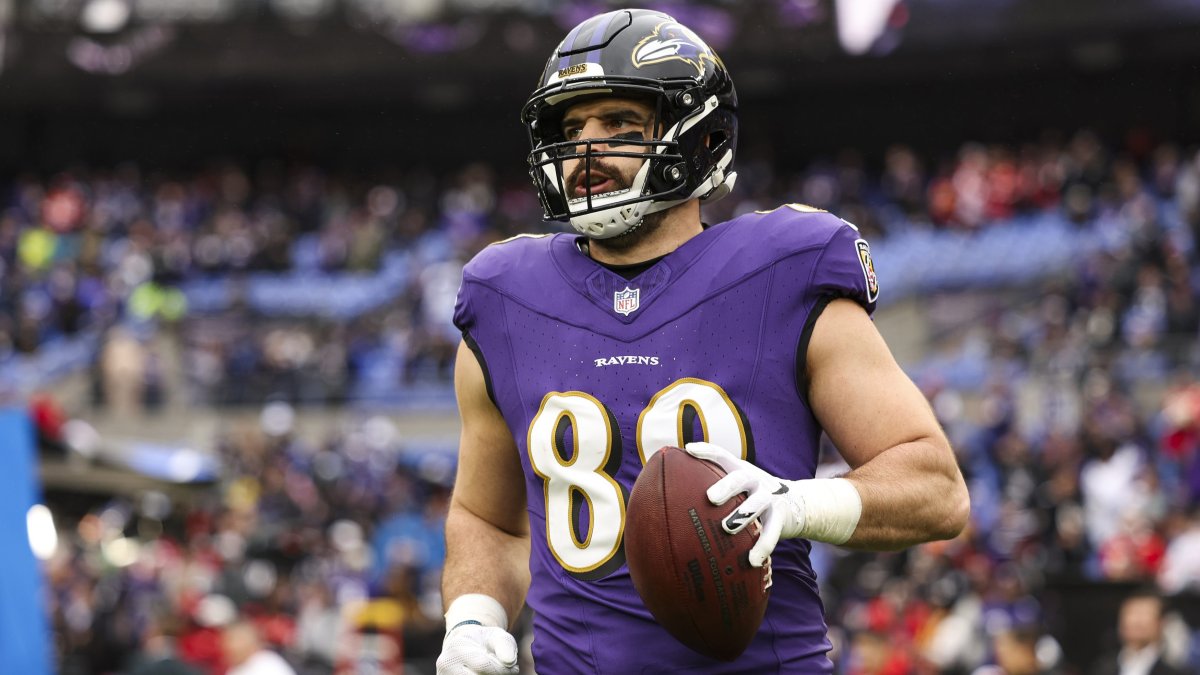 How Ravens star Mark Andrews helped save woman’s life mid-flight – NBC4 ...