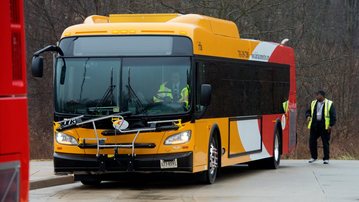 Fairfax Connector bus service suspended as drivers, mechanics strike – NBC4 Washington