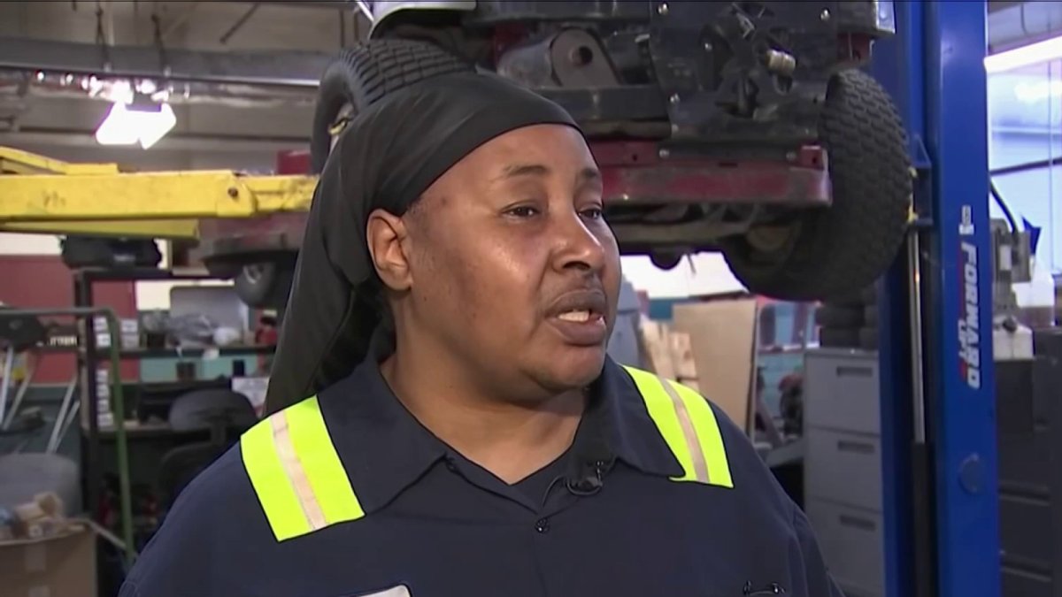 Meet DC Public Works’ only woman mechanic – NBC4 Washington