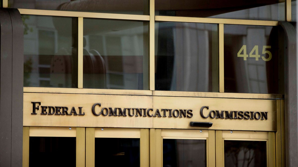 FCC fines wireless carriers for sharing user locations without consent ...