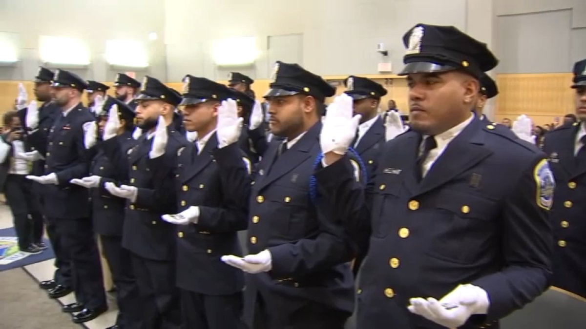 DC police expect slight increase in officers next fiscal year ...