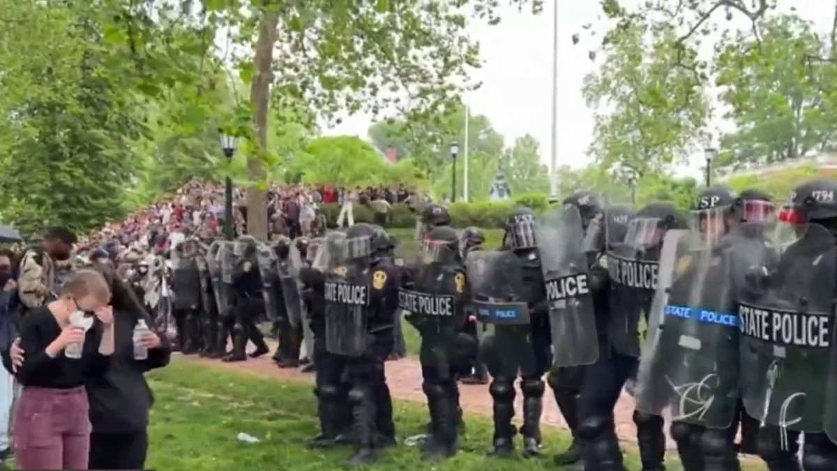 25 Arrested In Pro Palestinian Protest At Uva Nbc4 Washington