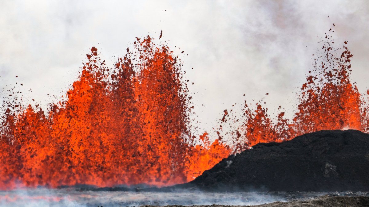 Iceland volcano erupts again, shooting lava into the sky – NBC4 Washington