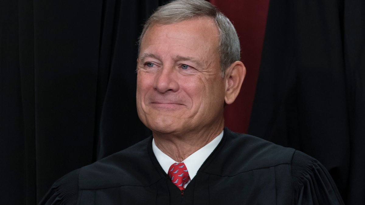 Chief Justice Roberts Declines To Meet With Democrats On Ethics