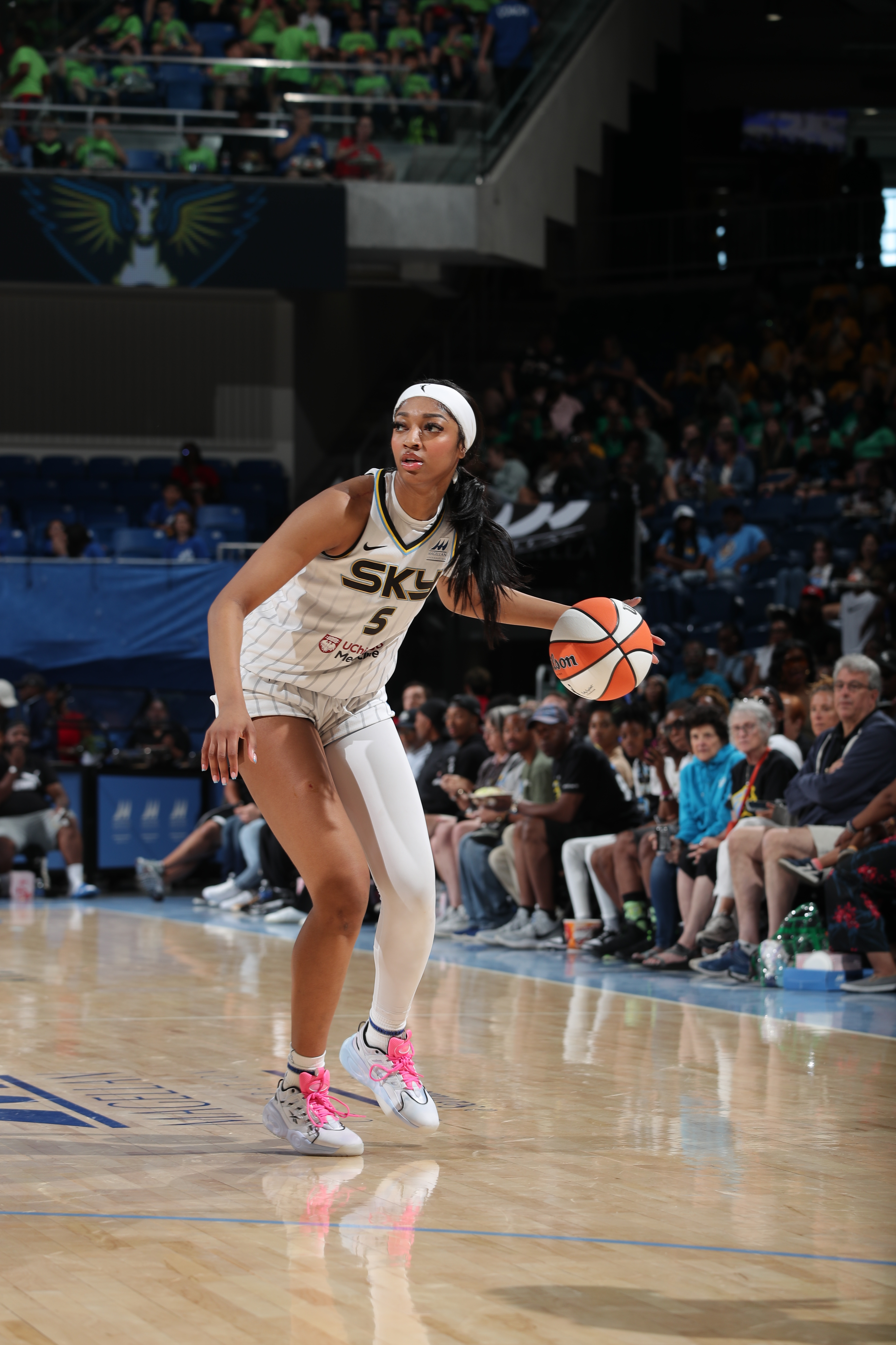 Angel Reese breaks Candace Parker WNBA record in dramatic fashion ...