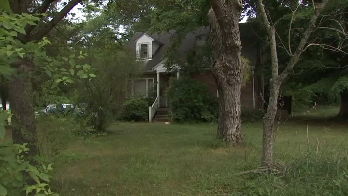 Virginia woman wanted in triple killing of roommates arrested after ...