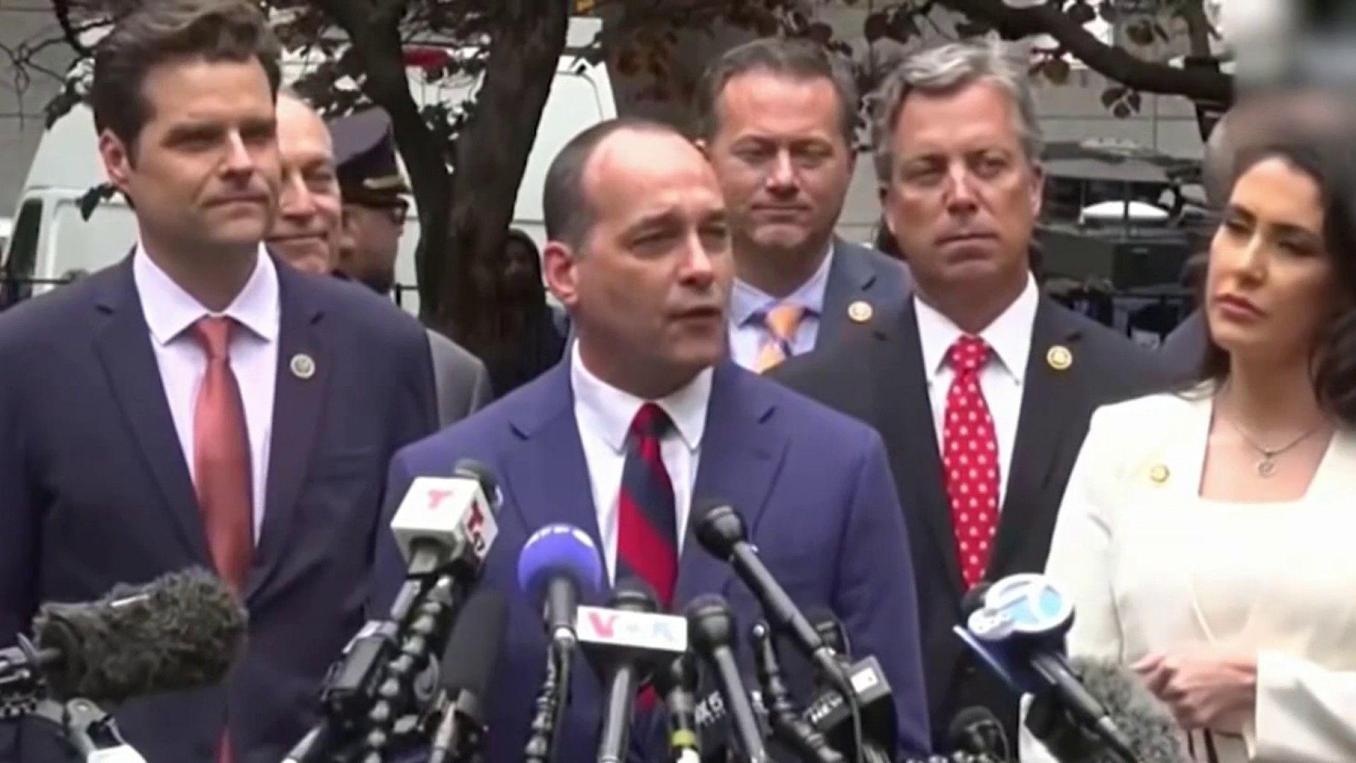 Baltimore longshoreman turns to his art to make ends meet after bridge ...