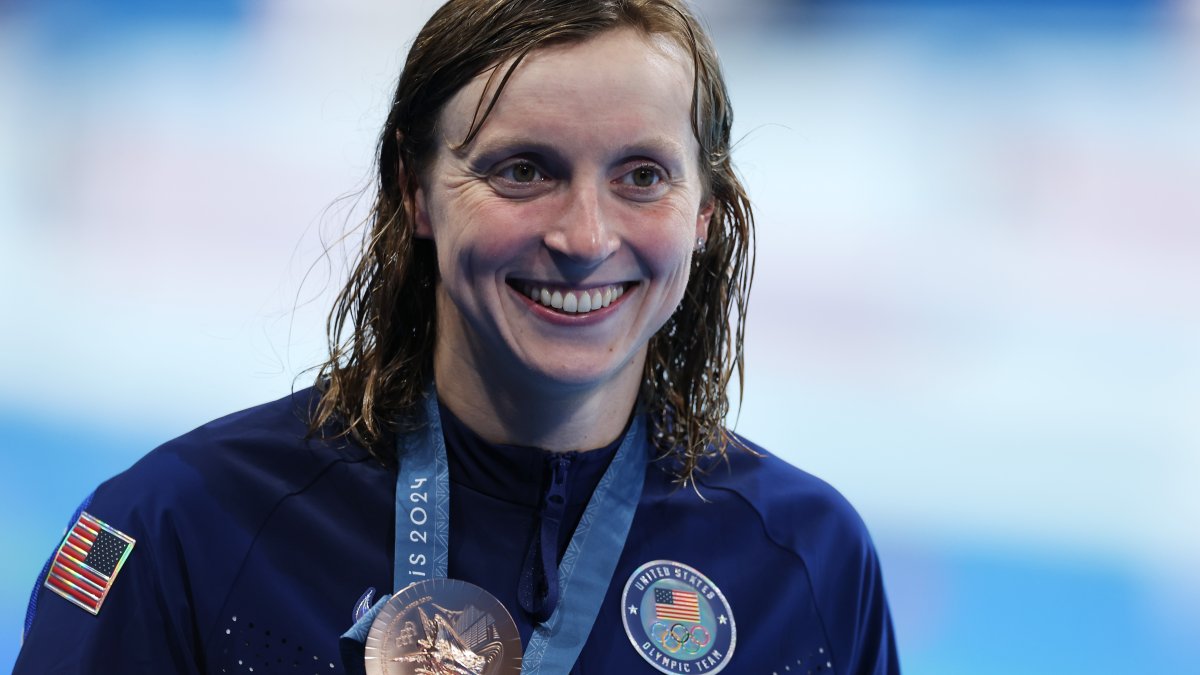 Katie Ledecky one medal away from matching women’s swimming all-time ...