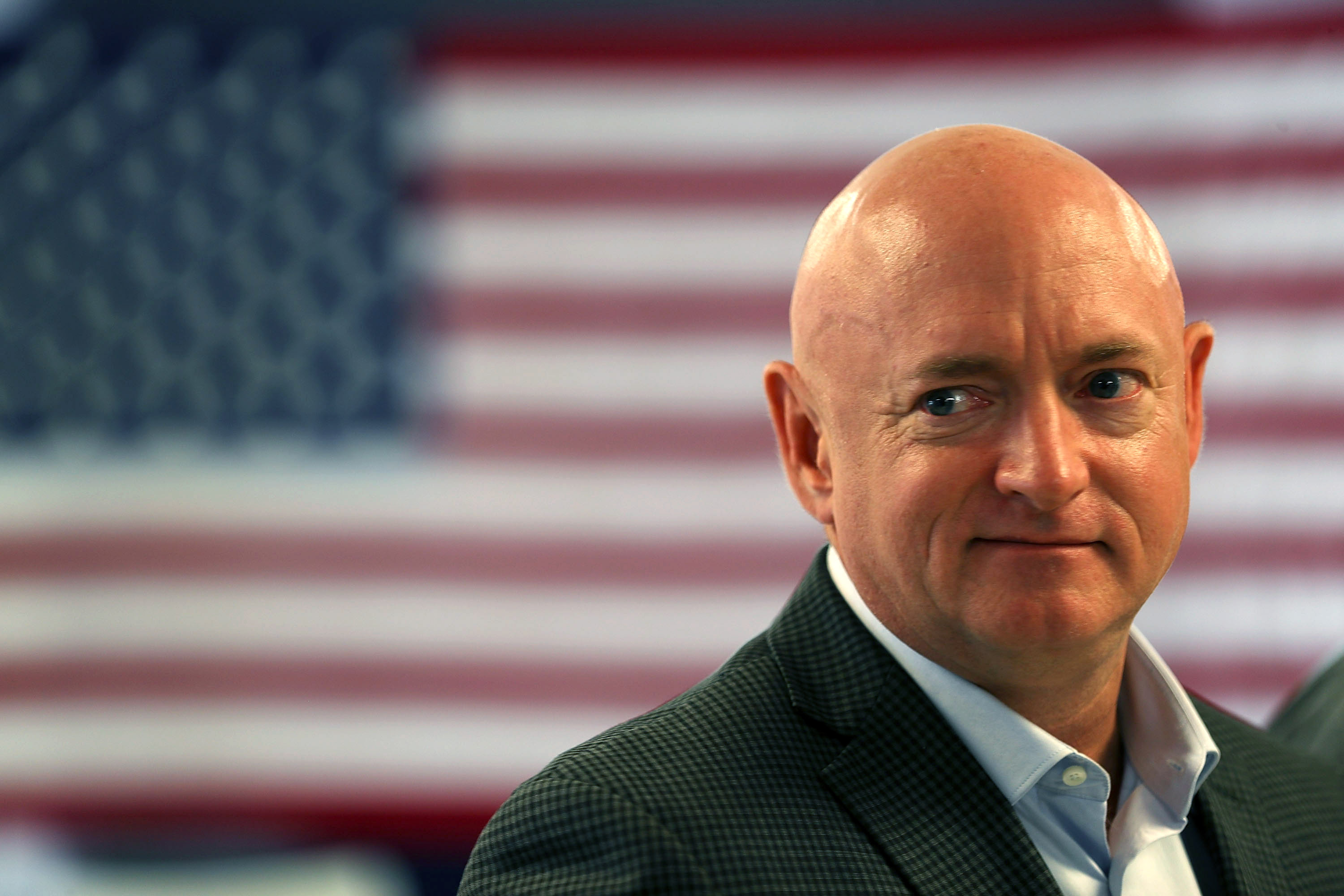 5 things to know about Mark Kelly – NBC4 Washington