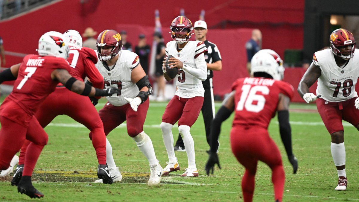 Rookie QB Daniels stars again in desert return, Commanders beat ...