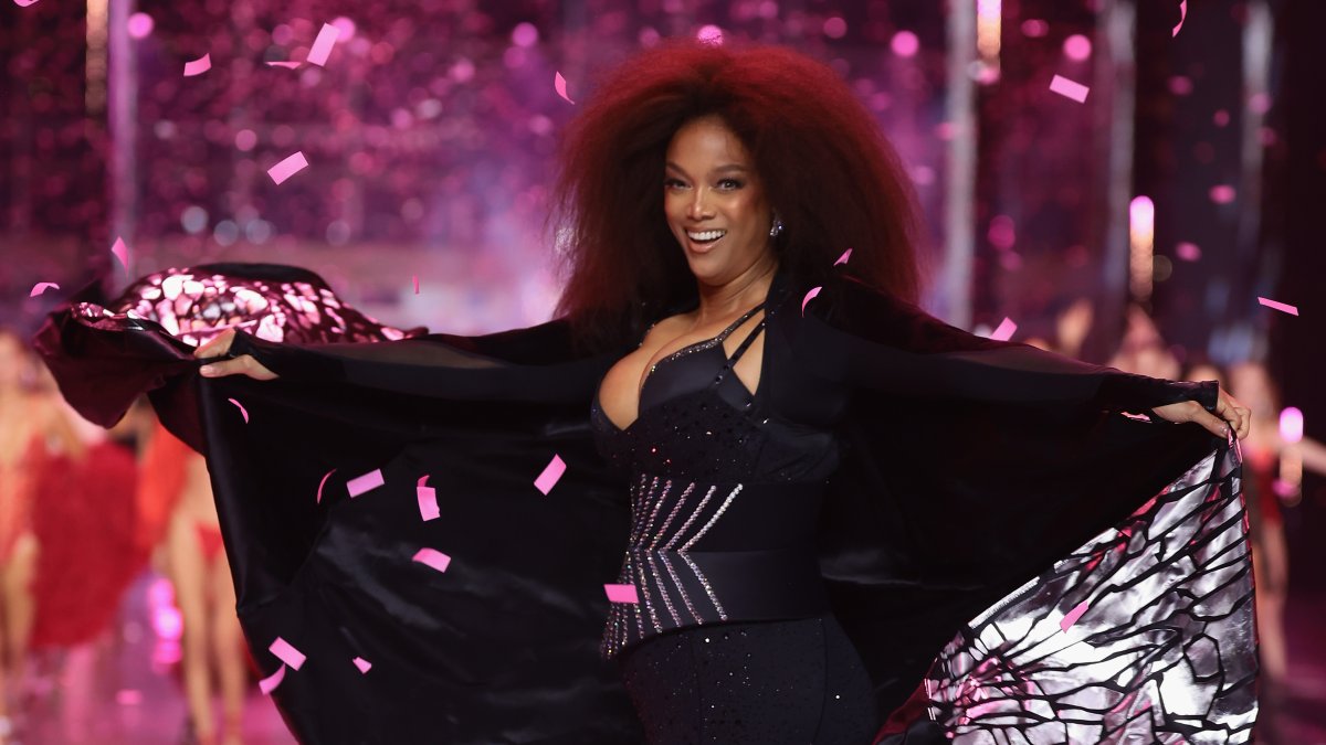 Tyra Banks walked Victoria’s Secret Fashion Show after retirement ...