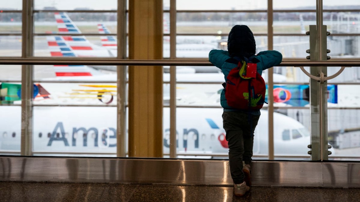 American Airlines to shame boarding line cutters with new technology ...