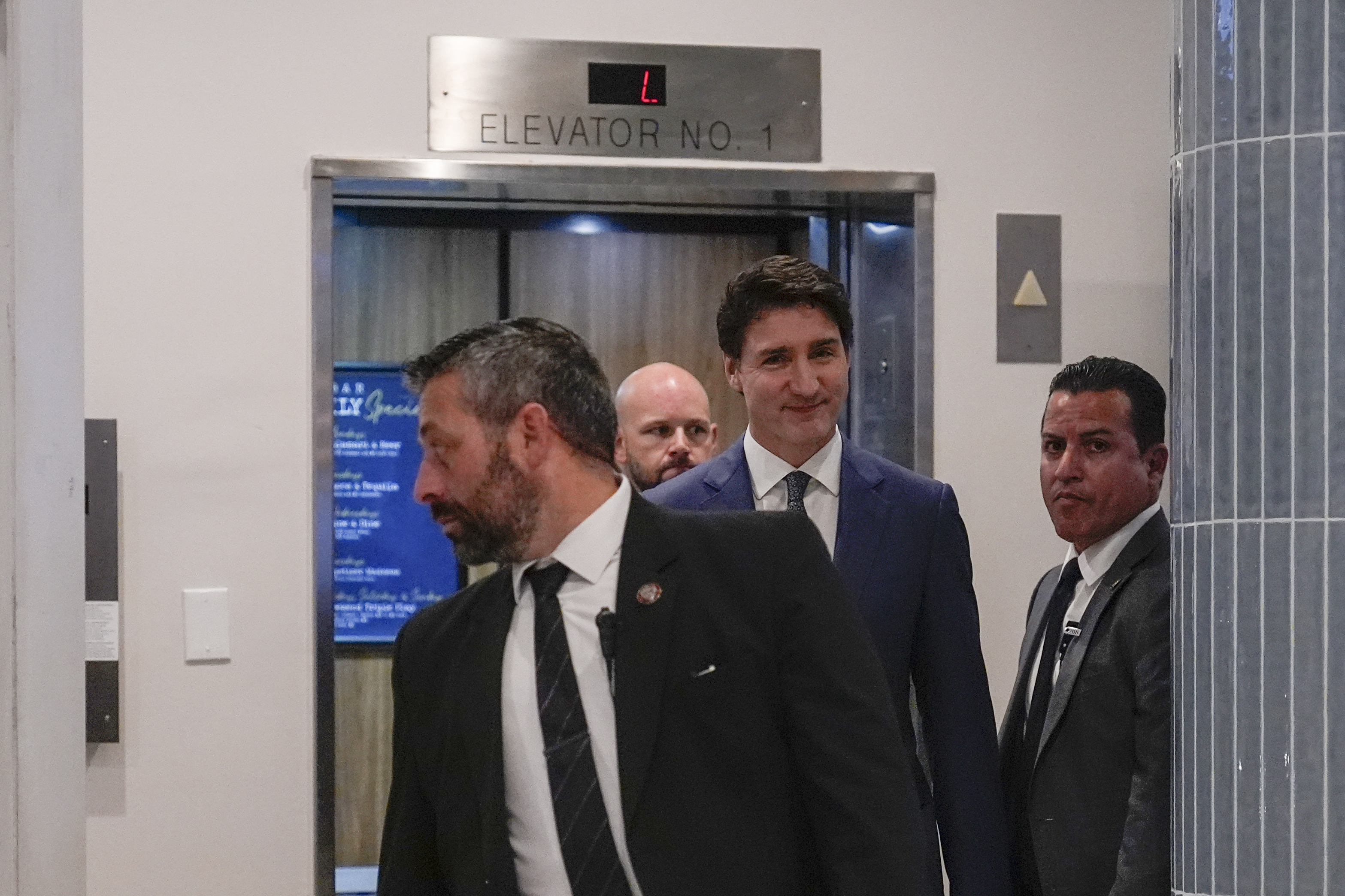 Canada’s Trudeau meets with Trump after tariffs threat – NBC4 Washington