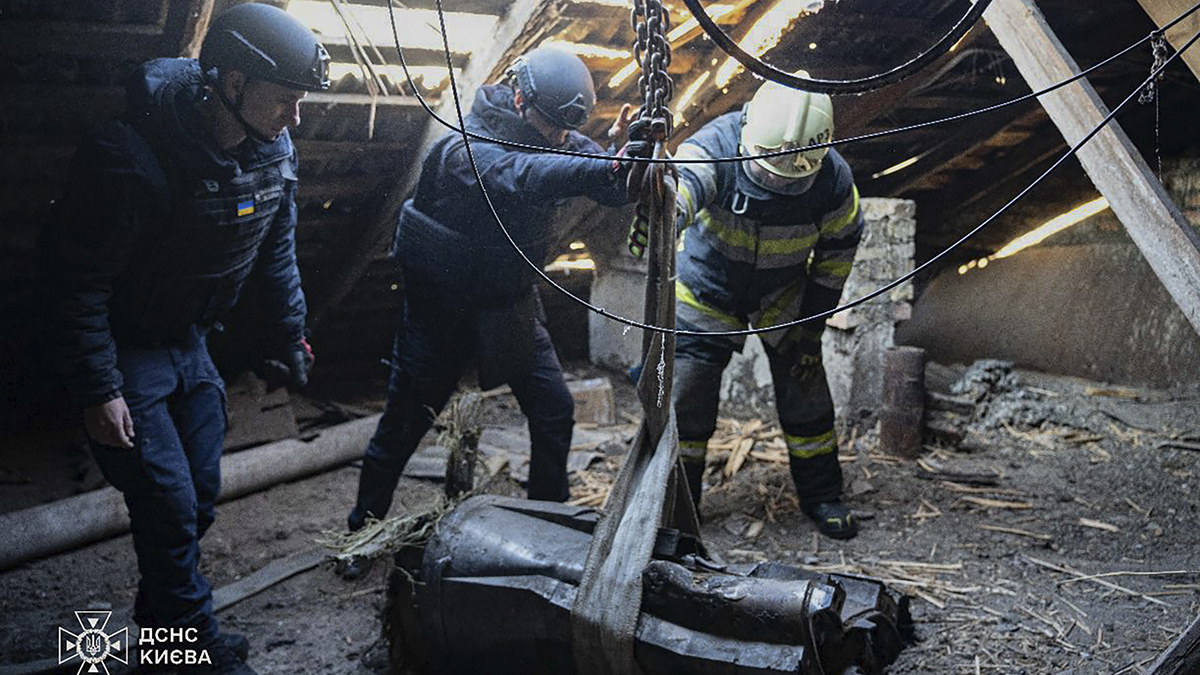 What does Biden’s decision to allow Ukraine to use longer-range US ...
