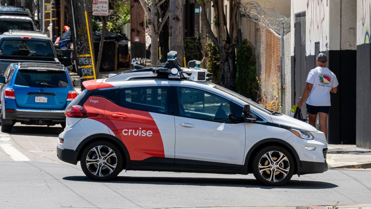 GM’s Cruise robotaxi business is latest growth initiative to falter ...