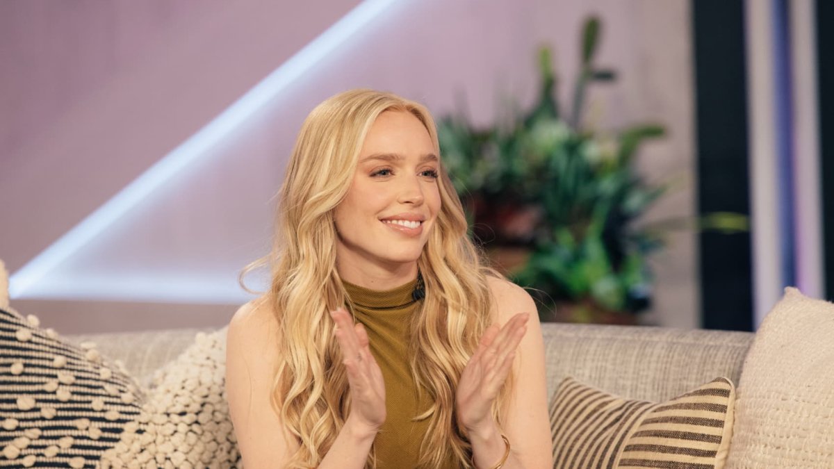 ‘Call Her Daddy’ host Alex Cooper bought her parents a house this year ...