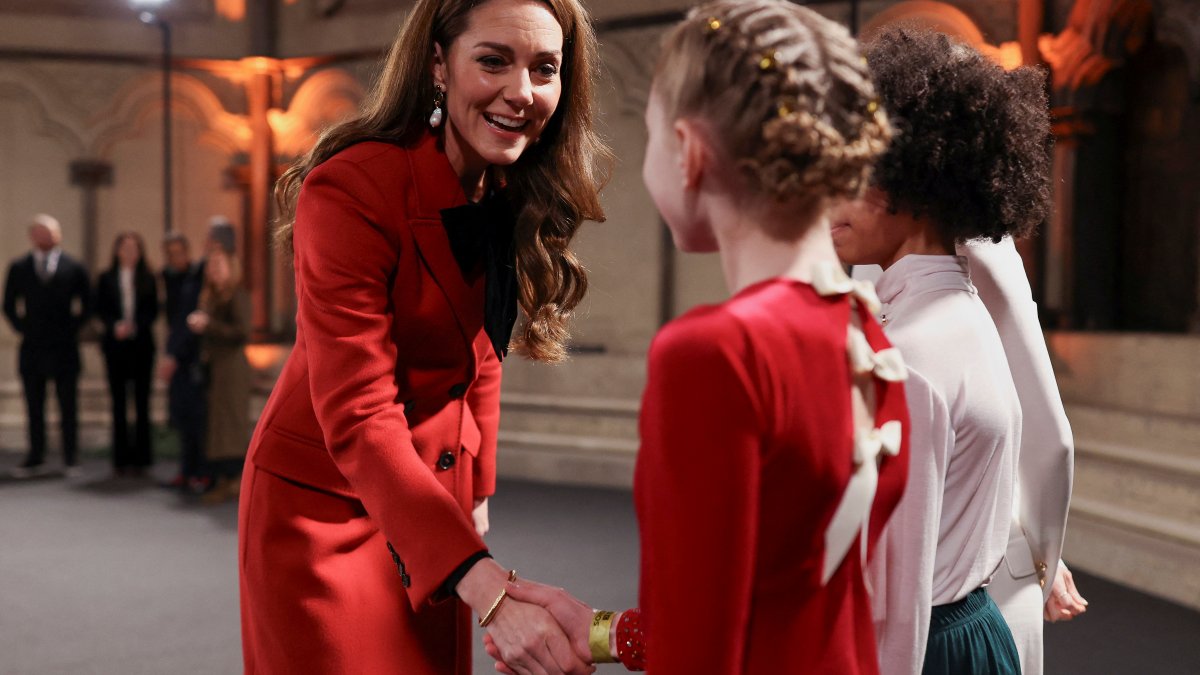 Kate Middleton makes another public appearance with carol service ...