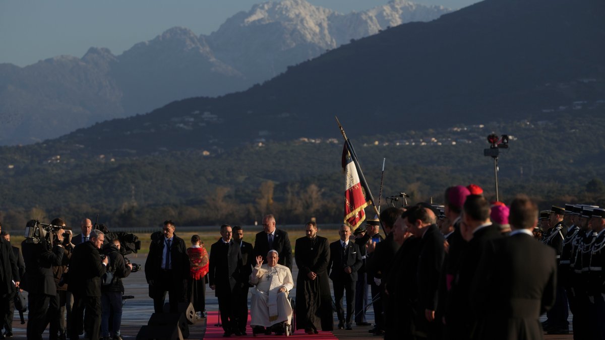 Pope Francis makes 1st papal visit to France’s island of Corsica – NBC4 ...