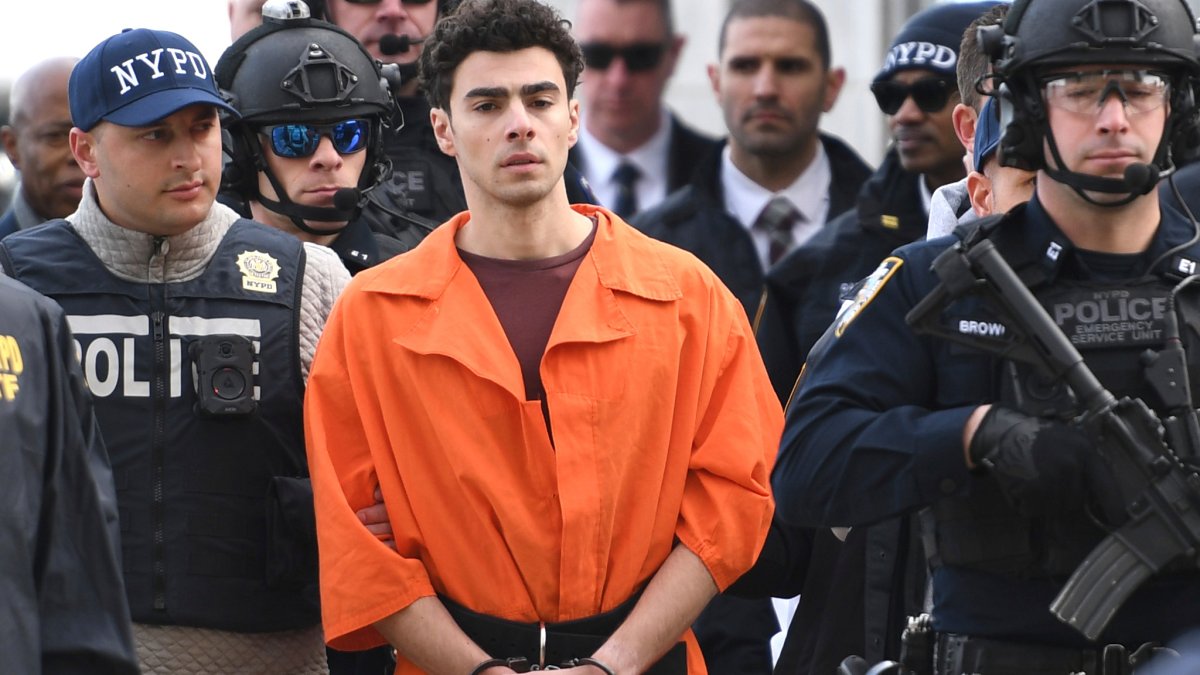 Prosecutors say Luigi Mangione is inspiring others to violence – NBC4 ...