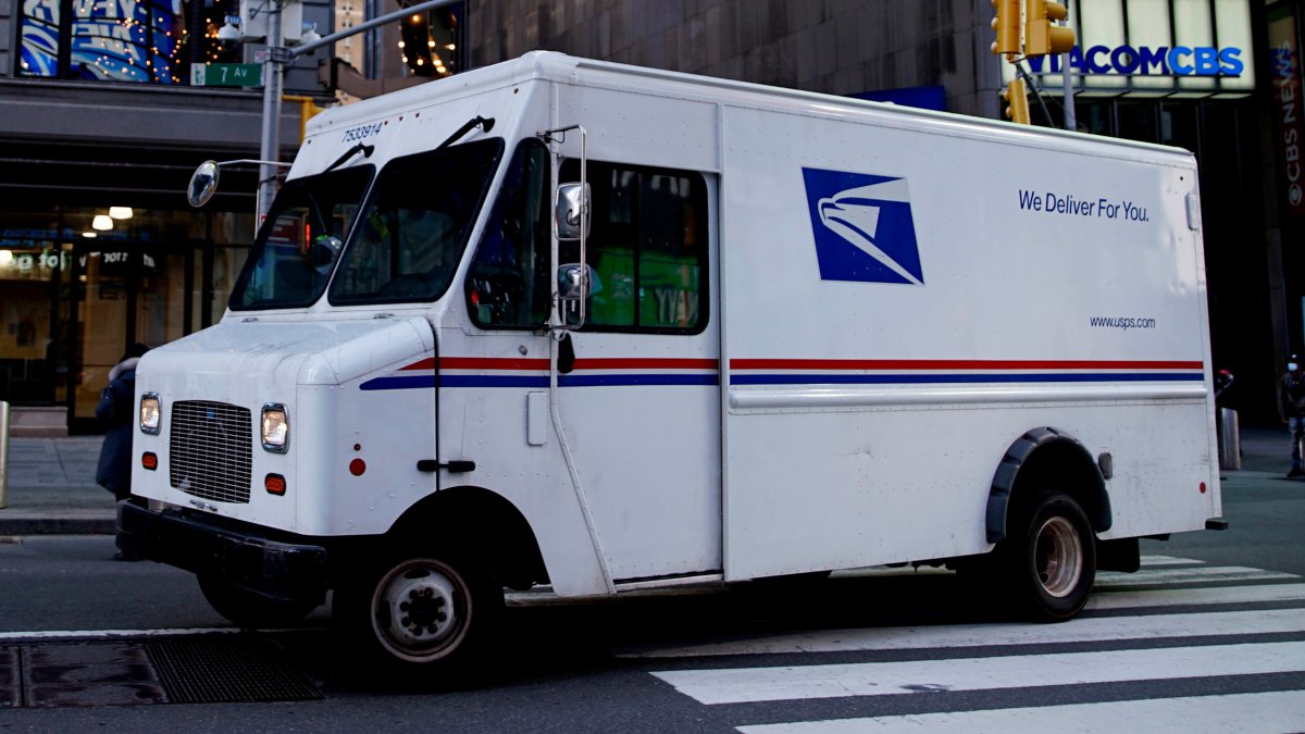 Former USPS sorting clerk admits to theft of sports memorabilia – NBC4 ...