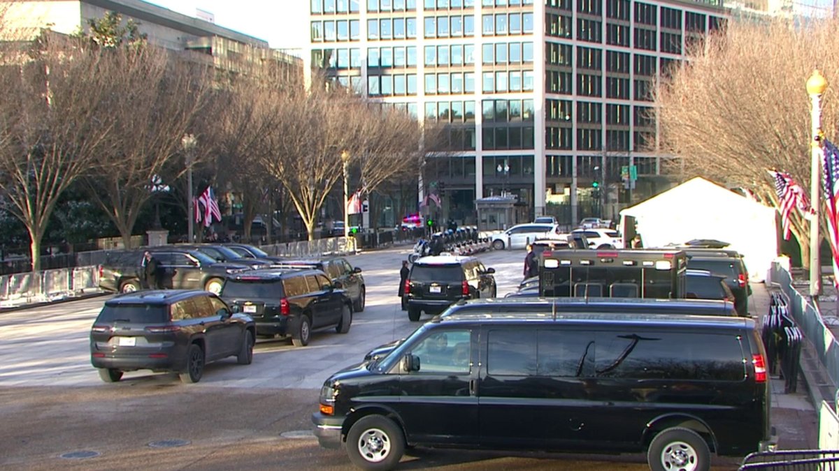 Presidential motorcade leaves for St. John’s Church, Lafayette Square ...