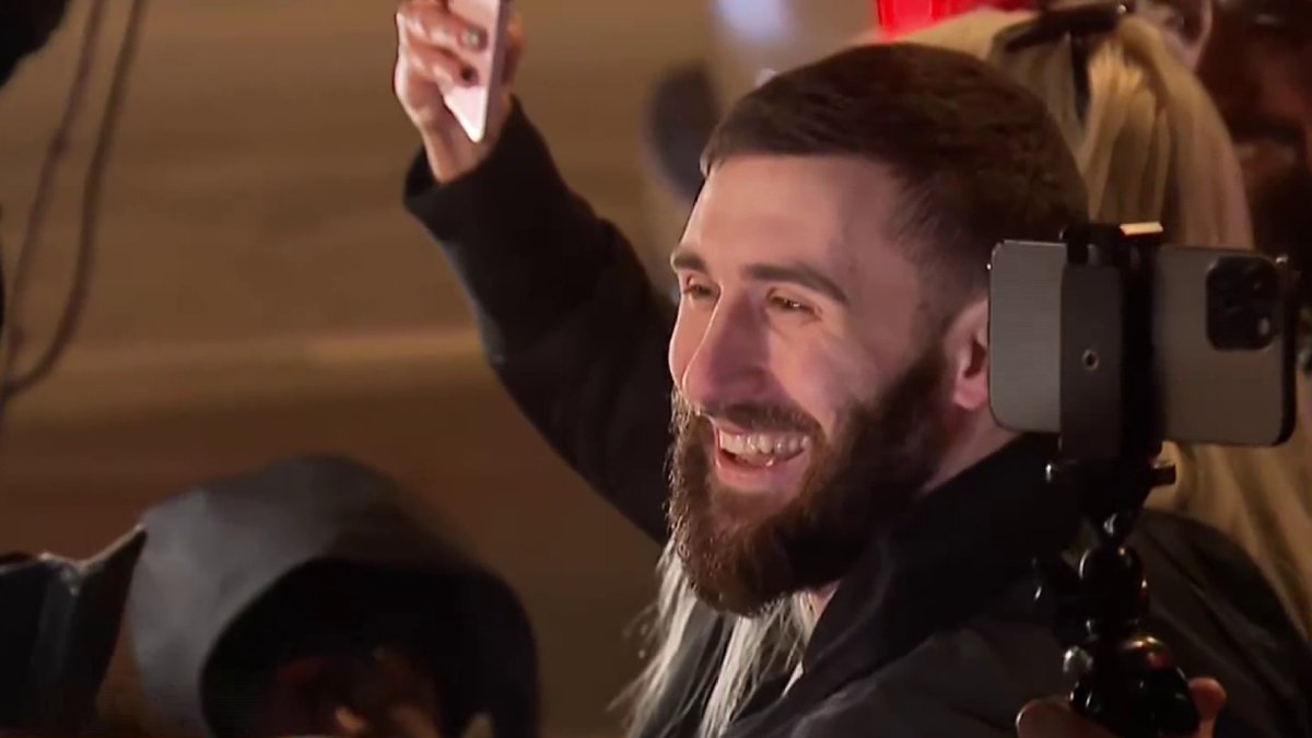 ‘We are back’: Pardoned Jan. 6 inmates released in DC amid condemnation ...