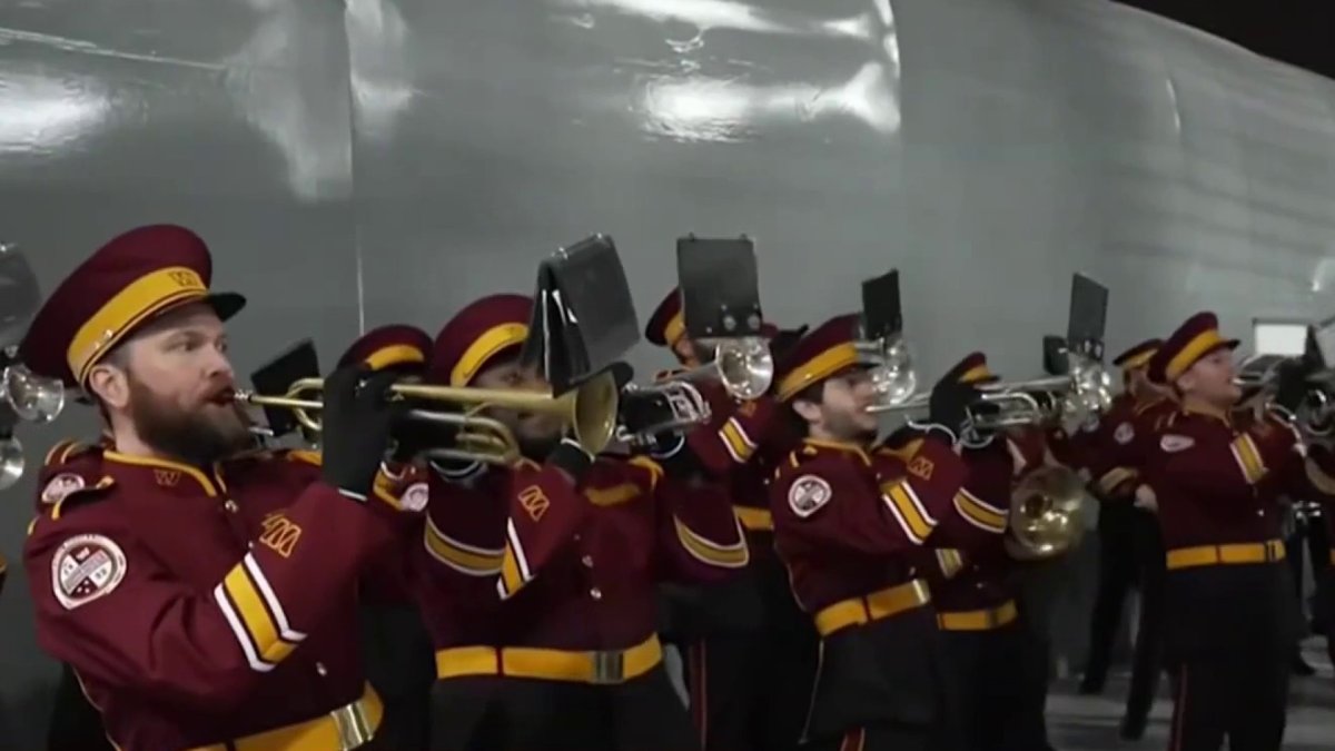 Virginia music teacher marches with Washington Commanders band – NBC4 ...
