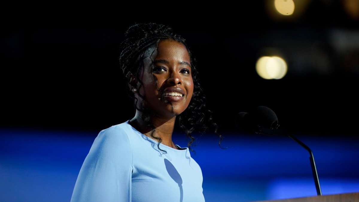 Amanda Gorman pens poem for LA wildfire victims – NBC4 Washington