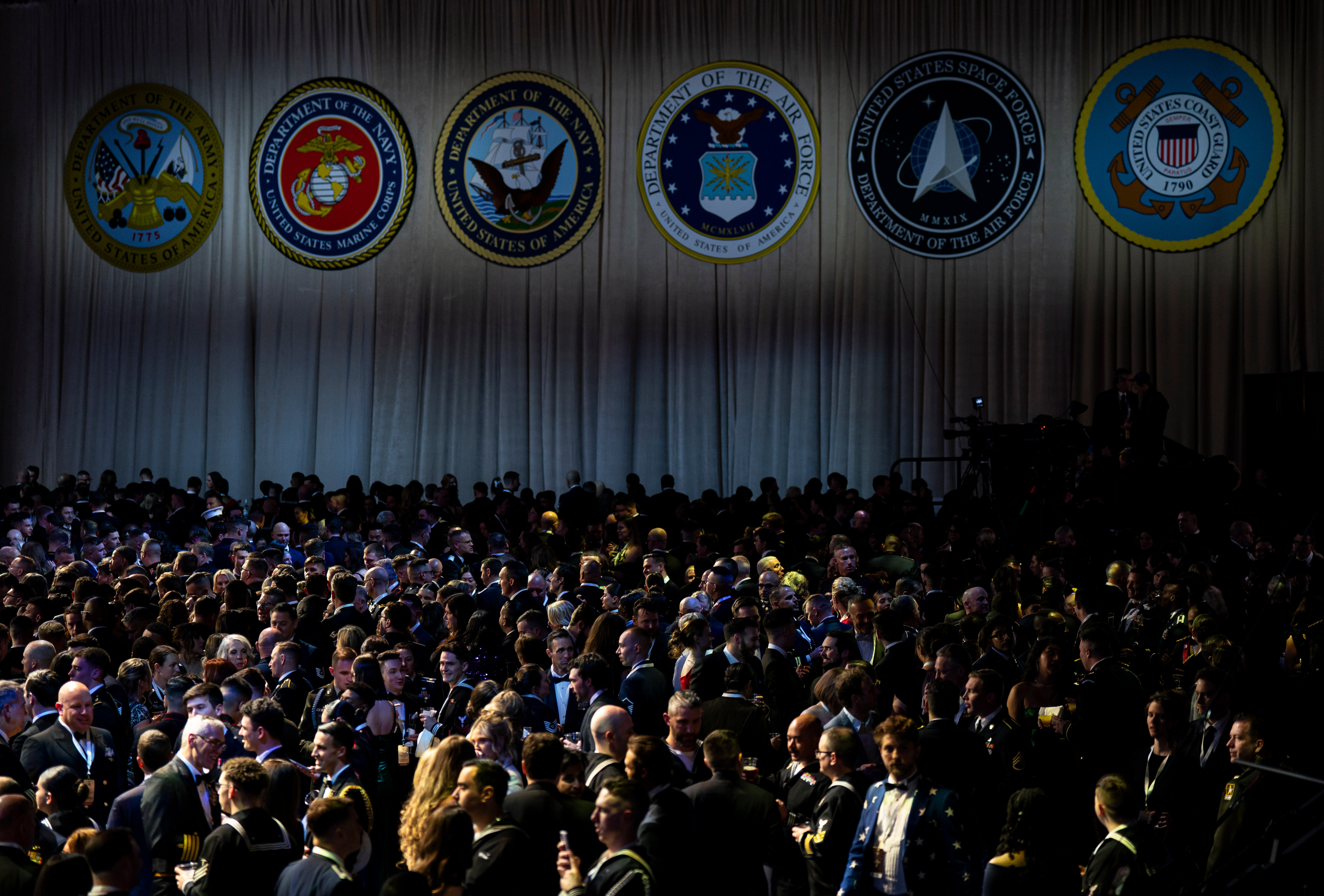 Inagural balls photos show Trump, celebrities on Inauguration Day ...