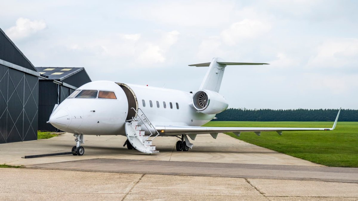 His company operates over 500 private jet flights a day: This is the No ...