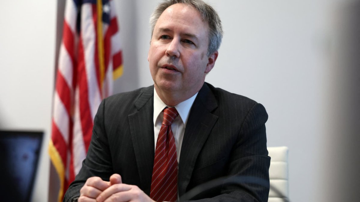 Trump removes director of government ethics office – NBC4 Washington