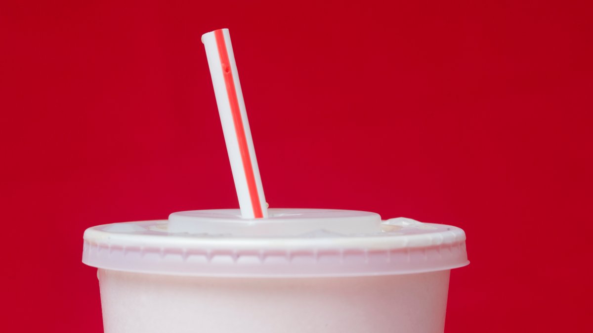 Trump signs executive order on plastic straws in federal government ...
