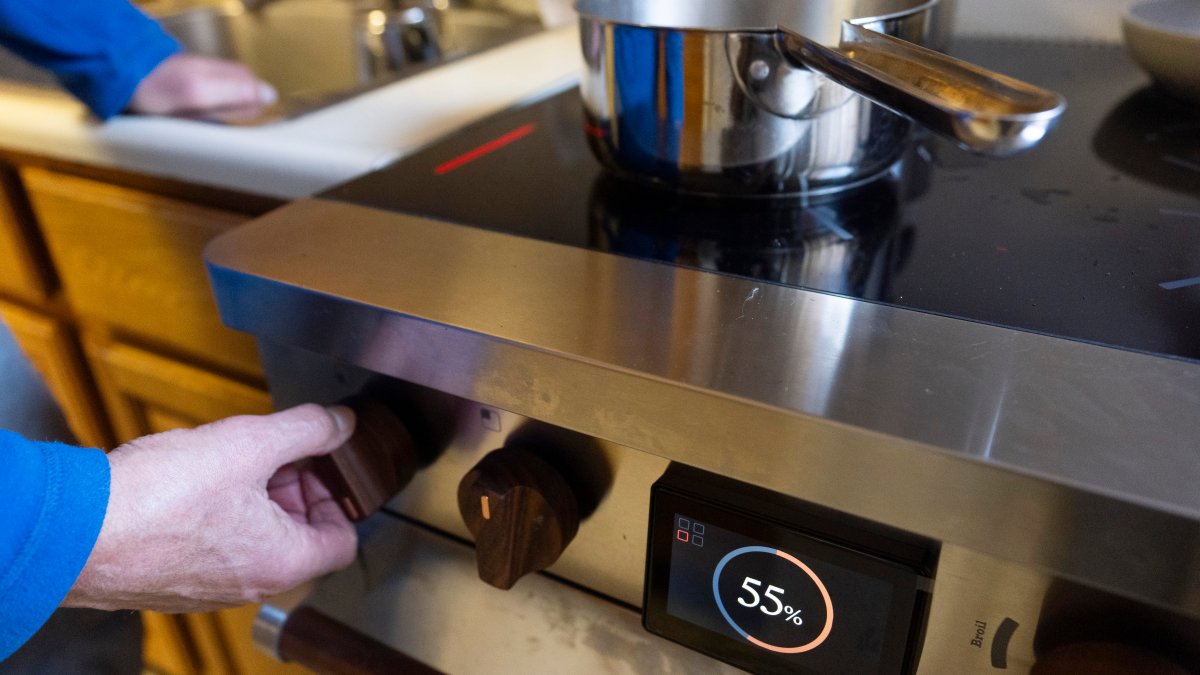 New stove that plugs into a normal wall outlet – NBC4 Washington