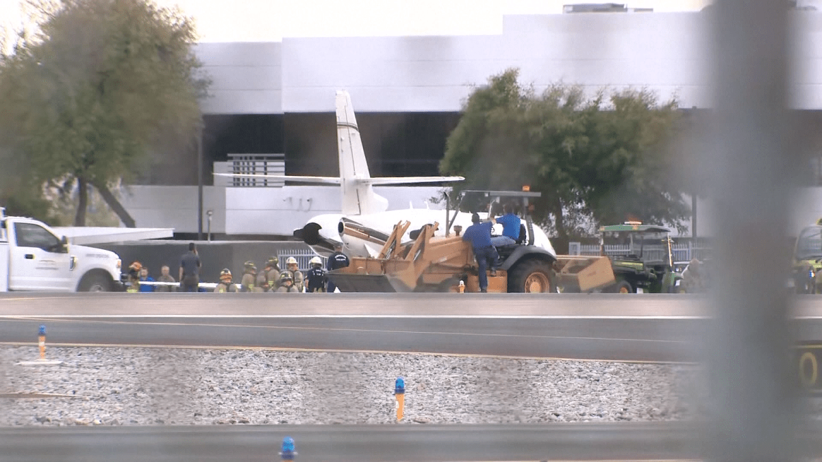 1 dead in Arizona after jet hits plane parked near Scottsdale airport – NBC4 Washington