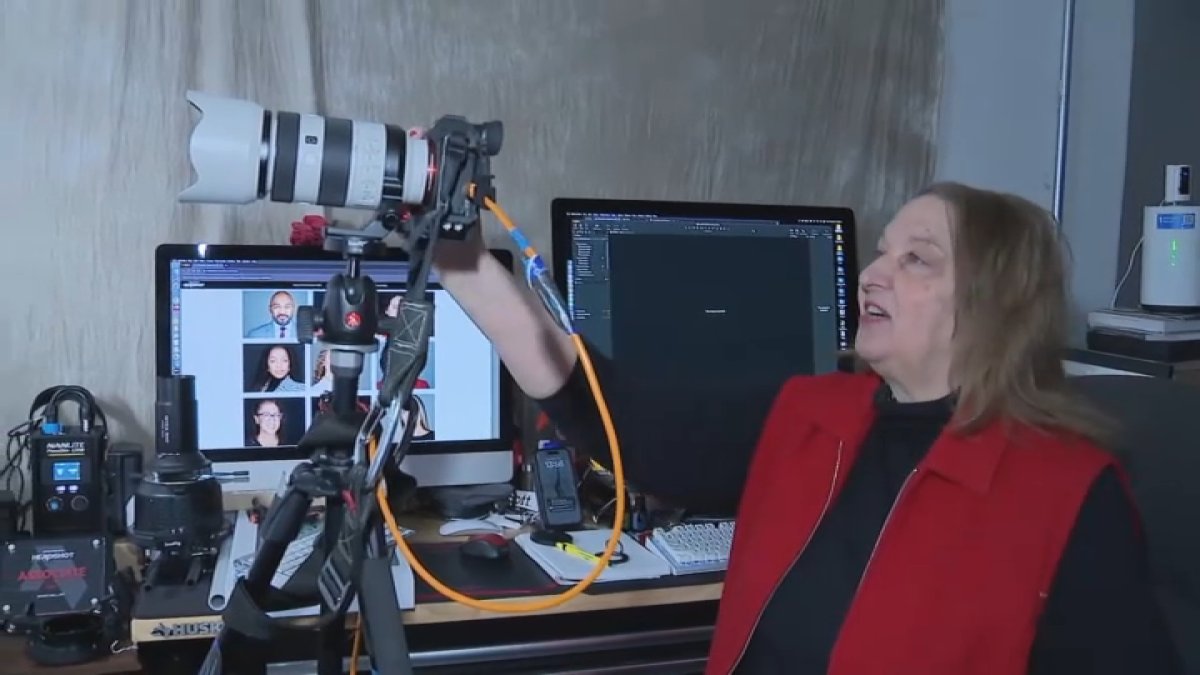 Photographer offers free headshots to laid off federal employees – NBC4 ...