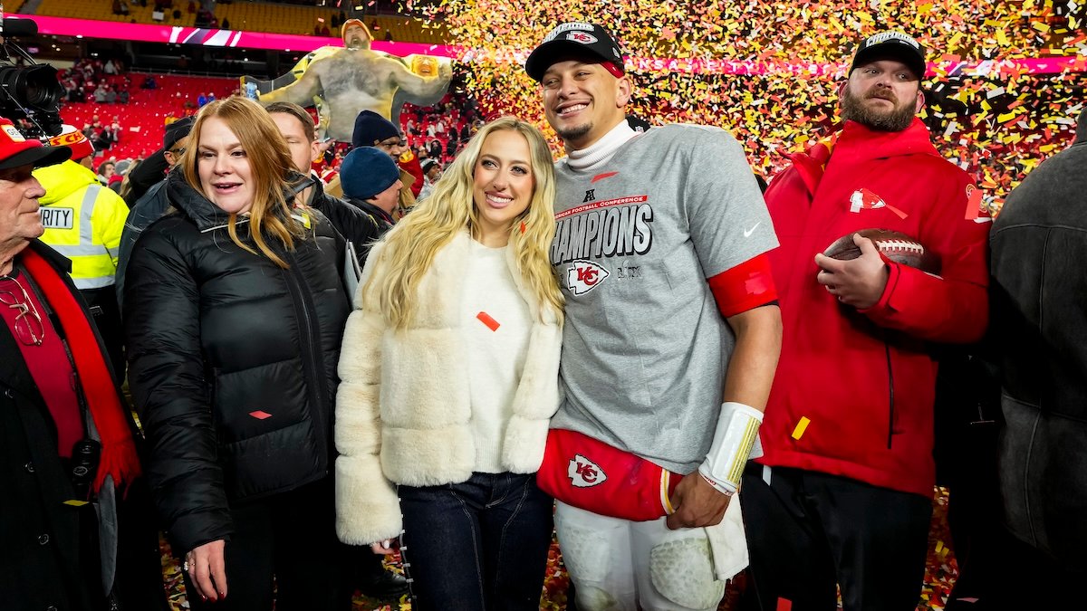 Brittany Mahomes’ Super Bowl look had $73,000 diamond necklace – NBC4 Washington