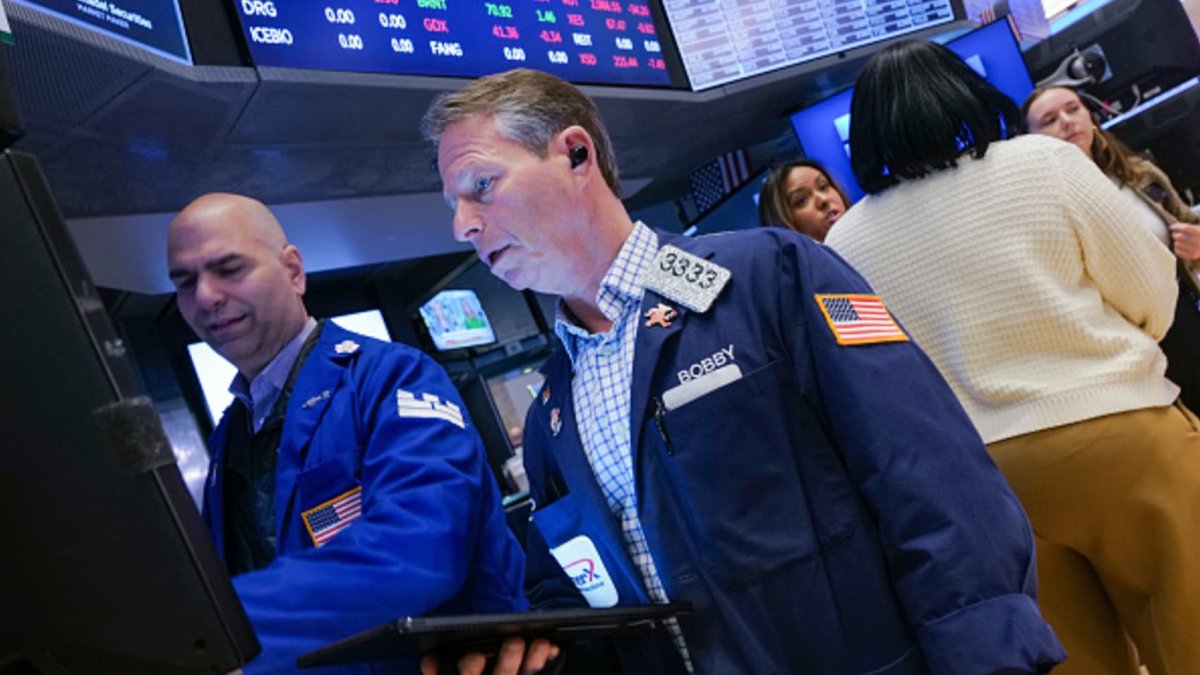 10-year Treasury yield falls as traders turn attention to Fed – NBC4 ...