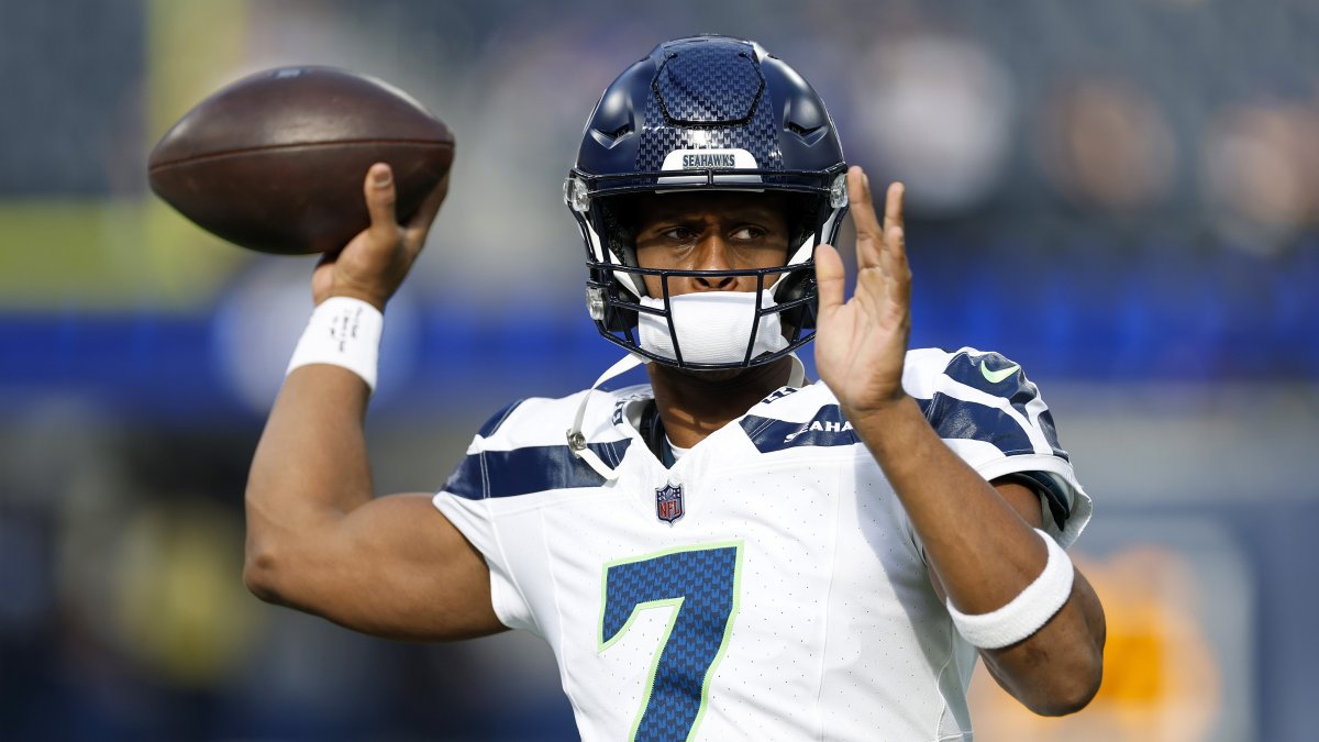 Raiders acquire Geno Smith from Seahawks, reports say – NBC4 Washington