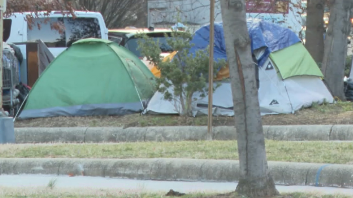DC gives homeless camp residents 1 day to leave after Trump order – NBC4 Washington