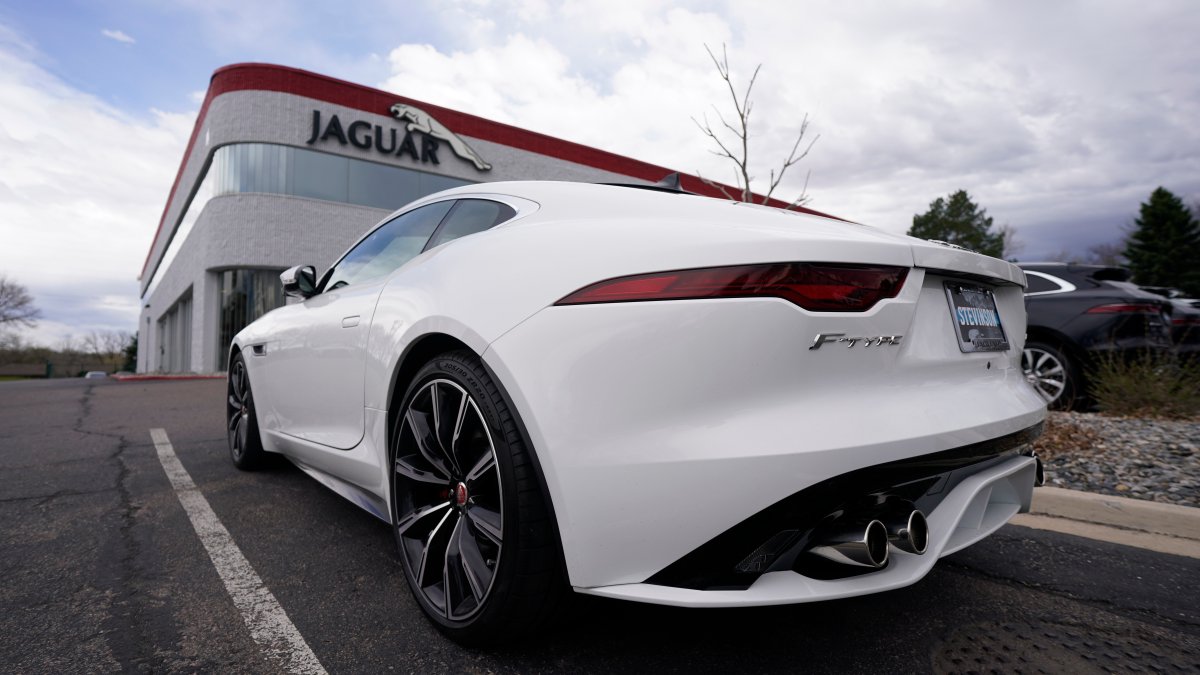 Jaguar and Land Rover maker pause shipments to US due to tariffs – NBC ...