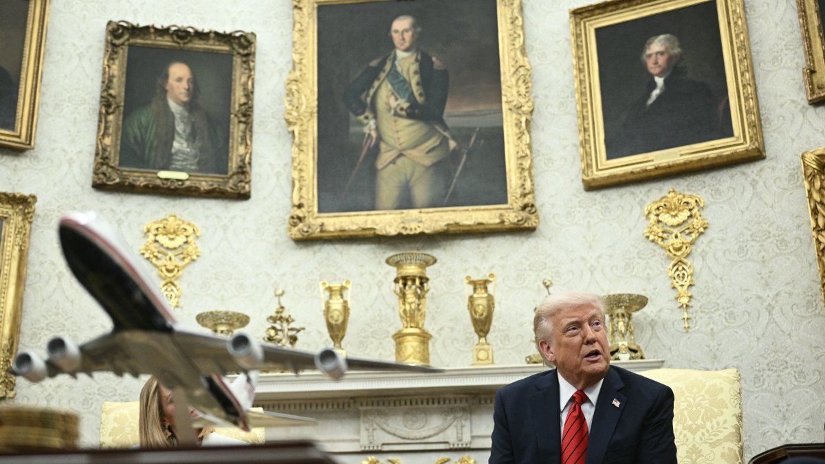 Trump overhauling Oval Office decor – NBC4 Washington