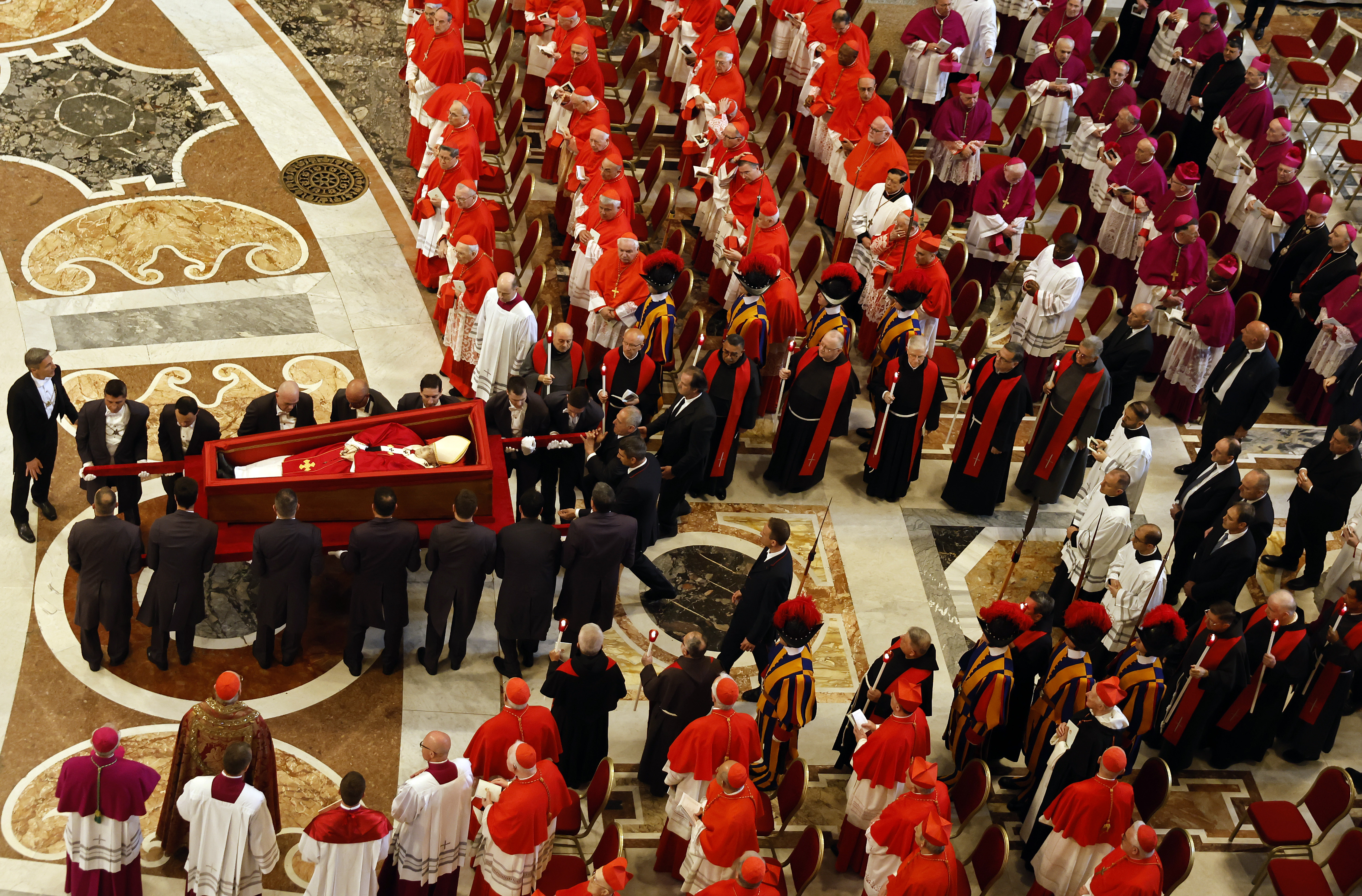 Live updates: Public viewing of Pope Francis starts – NBC4 Washington