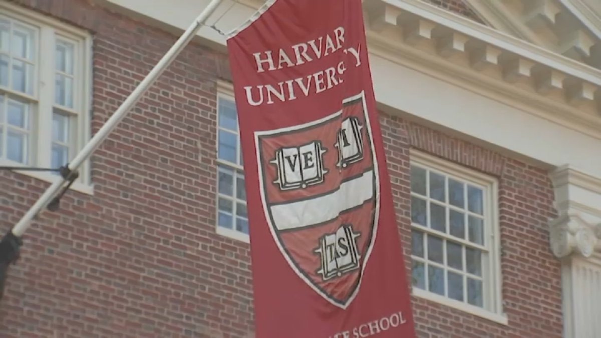 Harvard University Trump funding fight: Faculty pledge 10% of pay ...