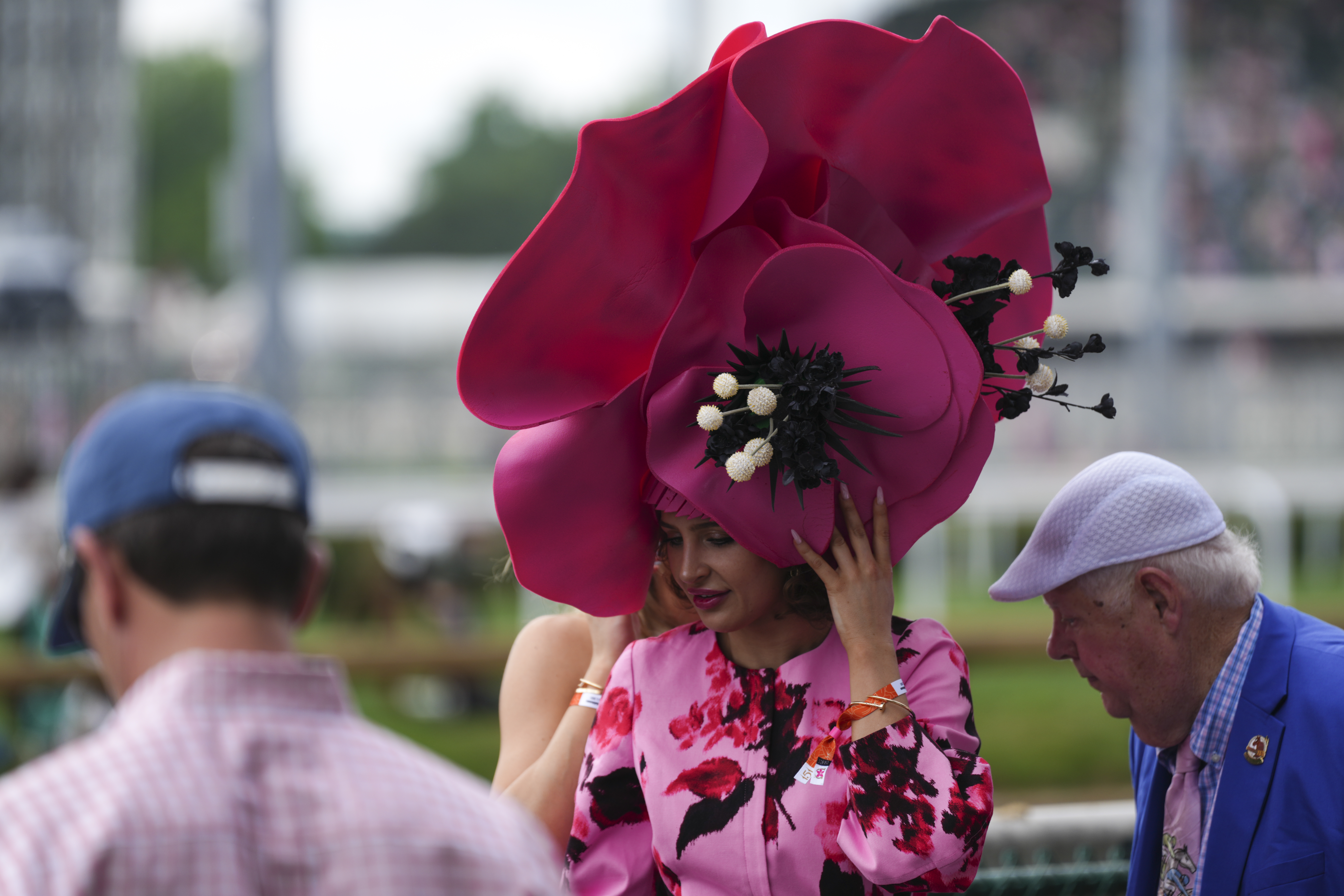 See the best 2025 Kentucky Derby looks in photos – NBC4 Washington