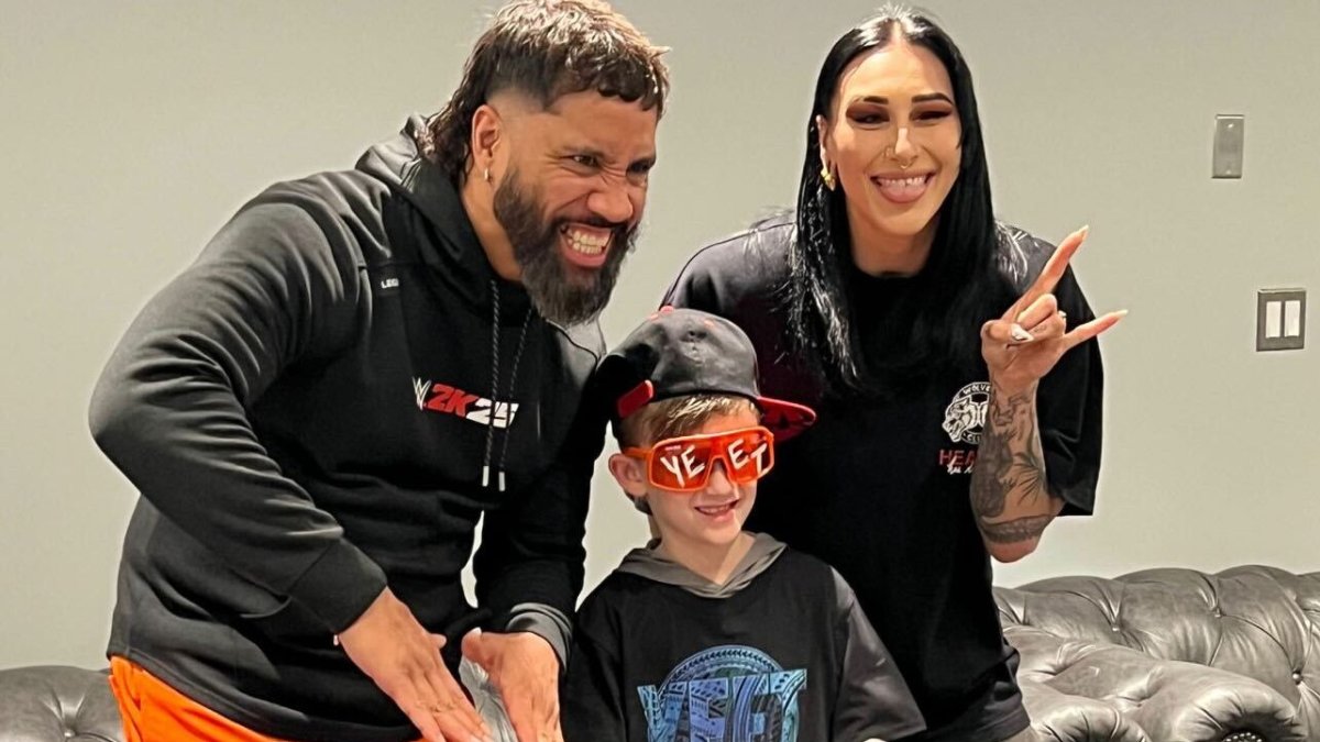 WWE wrestling fan who overcame cancer meets Rhea Ripley, Jey Uso – NBC4 ...