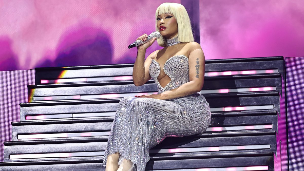 What is the Nicki Minaj pose — and is it safe? – NBC4 Washington