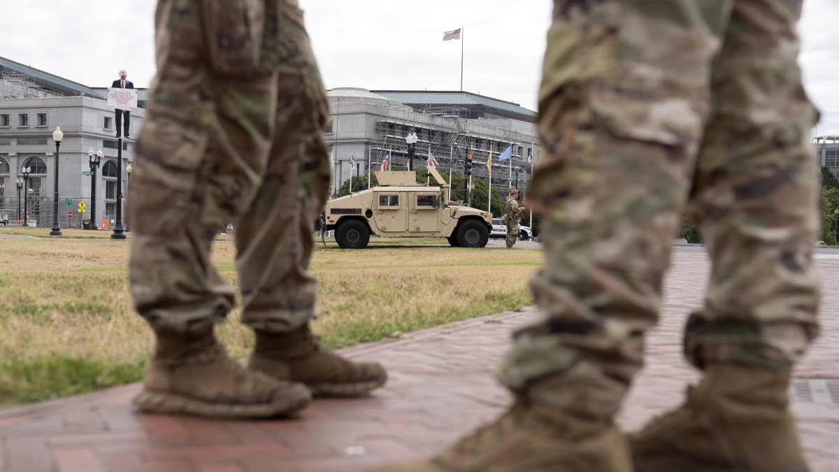 National Guard troops in D.C. to begin carrying firearms – NBC4 Washington