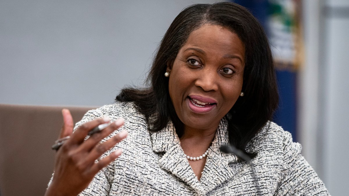 Live updates: Trump removing Lisa Cook from Federal Reserve Board ...