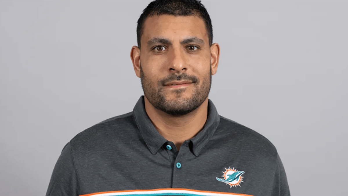Dolphins coach Ryan Crow charged with battery in Fort Lauderdale – NBC4 ...