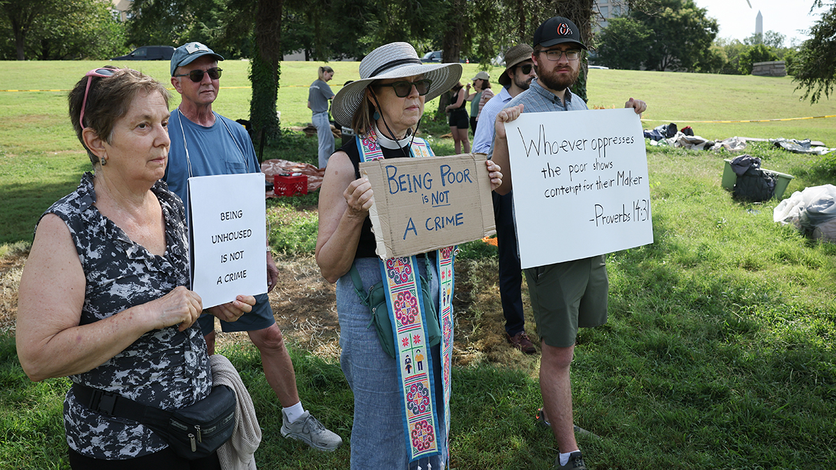 Homeless DC senior quotes Bible as crews tear down encampment – NBC4 ...